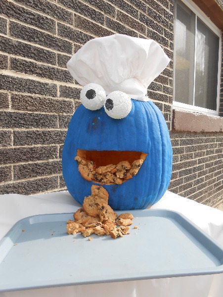 Elgin Public Schools - Student Council Pumpkin Decorating Contest Under Way